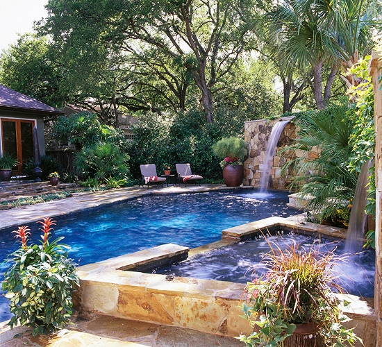 Schöne Ideen wie Sie den Pool im Garten gestalten können