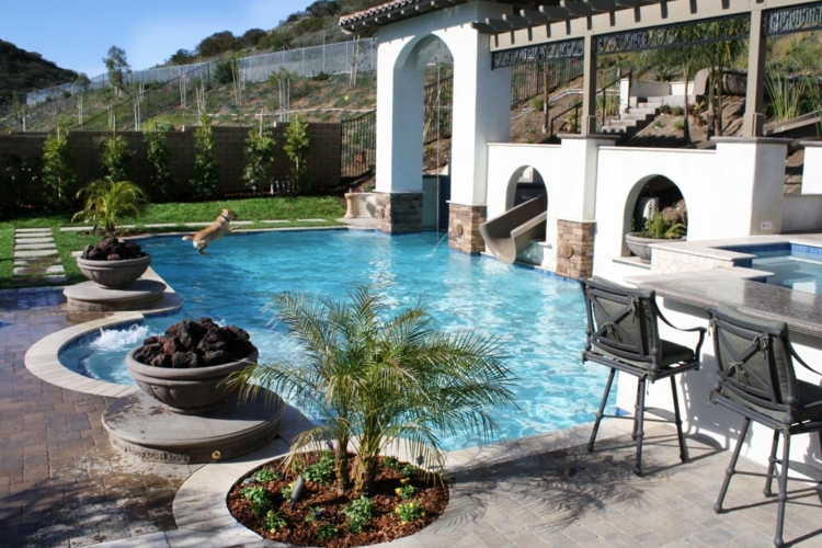 31 tolle Ideen für einen Pool mit Rutsche