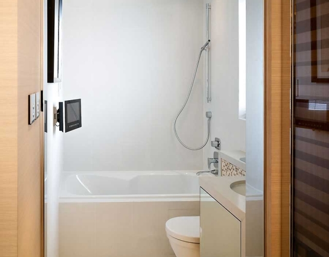 Badewanne mit Dusche intergriert - 32 Raumsparideen für ein kleines Bad