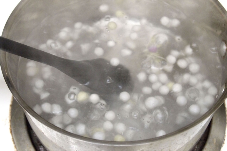 Tapioka Perlen kochen und Bubble Tea zubereiten - Anleitung