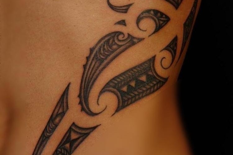 Maori Tattoos: Bedeutung der Tribalsmotive und polynesische Symbole