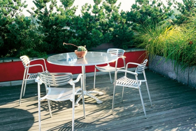 Terrasse und Balkon mit Pflanzen und Blumen gestalten