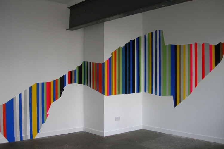 Mit Farbe Wandmuster streichen - kreative Wandgestaltung