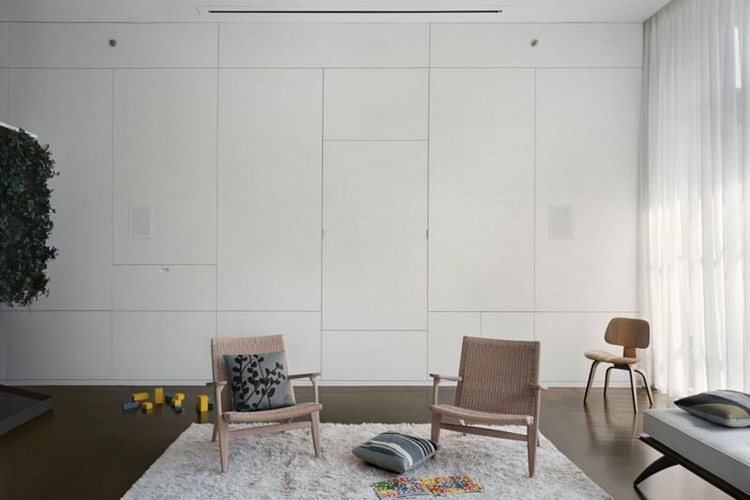 Klapptisch an der Wand montiert - cooles, platzsparendes Design