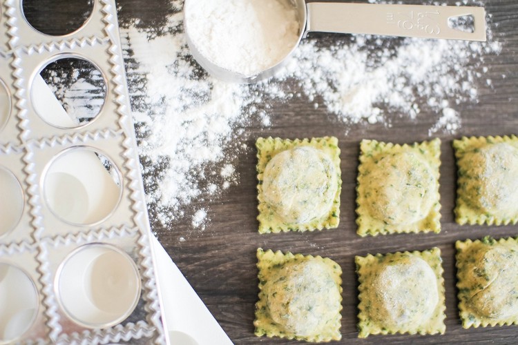 Ravioli selber machen: Ideen & Rezepte für Teig, Füllung und Soße