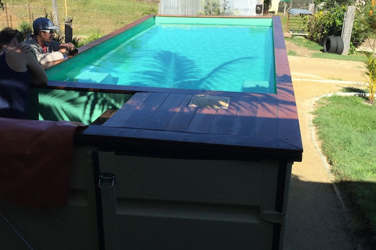 Schwimmbecken im Garten aus Seecontainer - Vor- und Nachteile