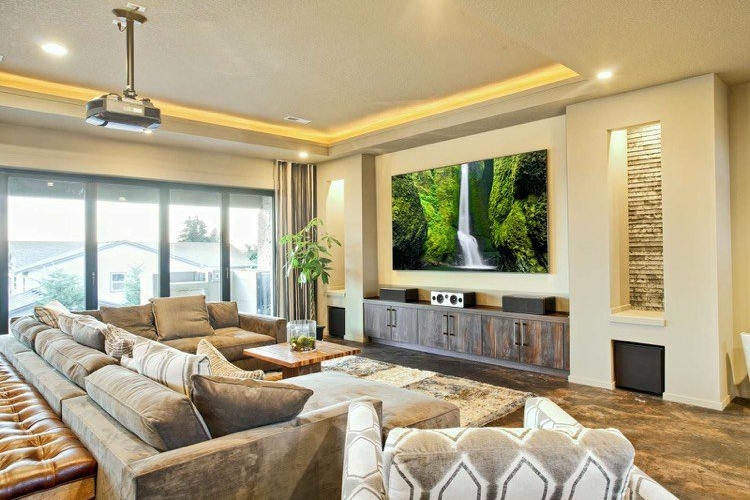 Beamer im Wohnzimmer integrieren - Ideen für einzigartiges Kinoerlebnis