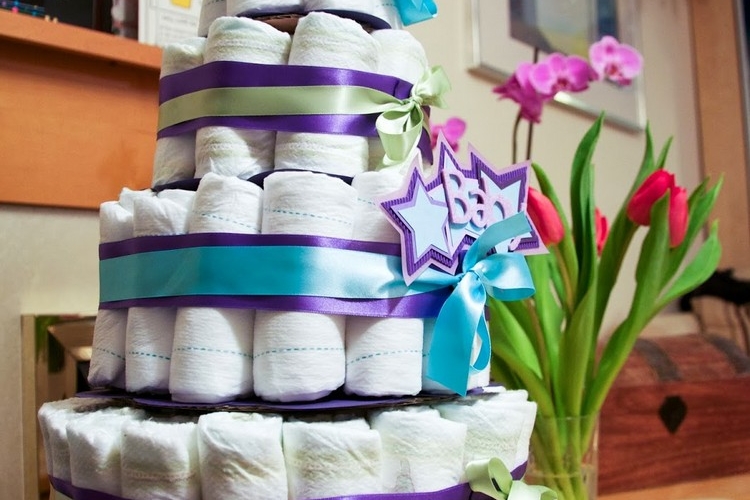 Pamperstorte basteln als Geschenk zur Geburt - Anleitung und tolle Ideen