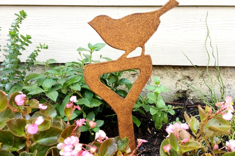 Gartendeko aus Rost für moderne & klassische Gartengestaltung wählen