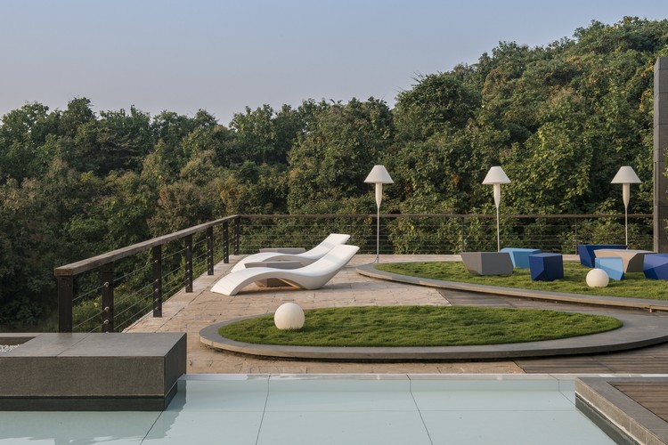 Infinity Pool auf dem Dach in einer traumhaften Villa in Indien