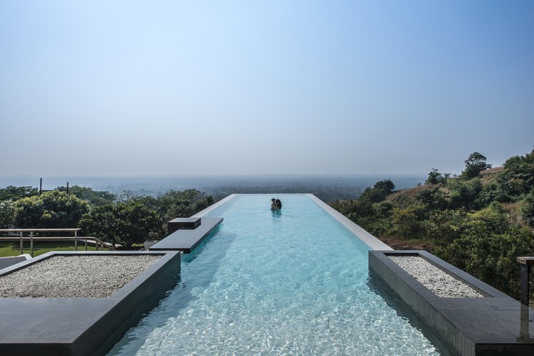 Infinity Pool auf dem Dach in einer traumhaften Villa in Indien