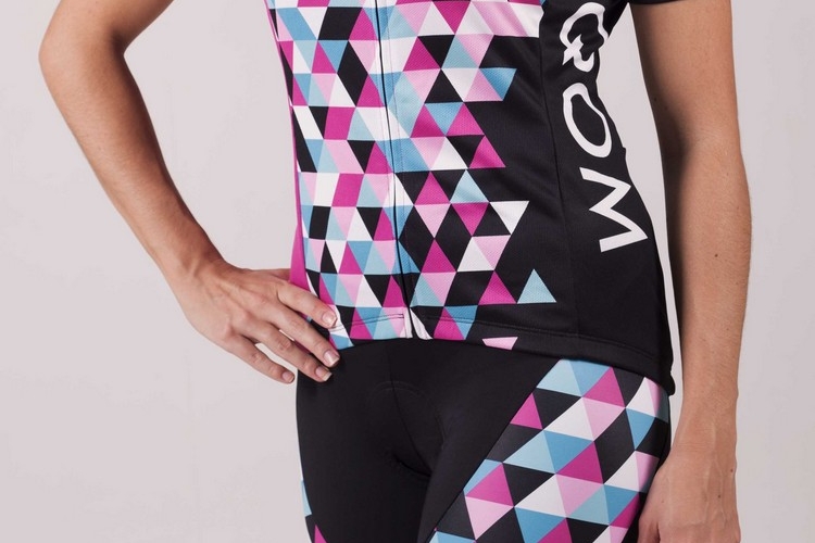 40+ Beispiele für stylische Designer Fahrradbekleidung für Damen