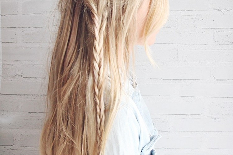 30+ Styling Ideen und Tipps für einfache Strandfrisuren zum Selbermachen