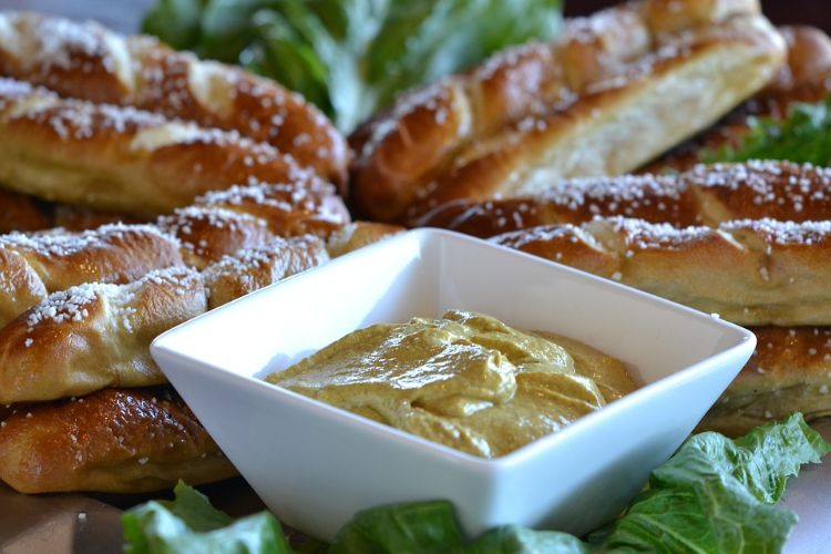 Bieten Sie Ihre Gäste leckere Sancks, indem Sie eine Brezelbar aufstellen!