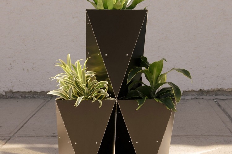 Prism Planters - Ein modulares Pflanzsystem aus Metall von The Principals