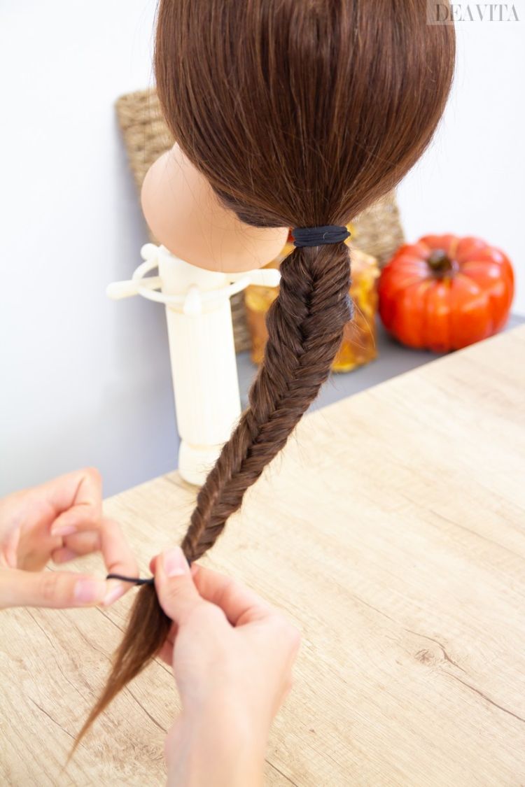 So können Sie richtig Ihre Haare flechten - Einen schönen Zopf machen