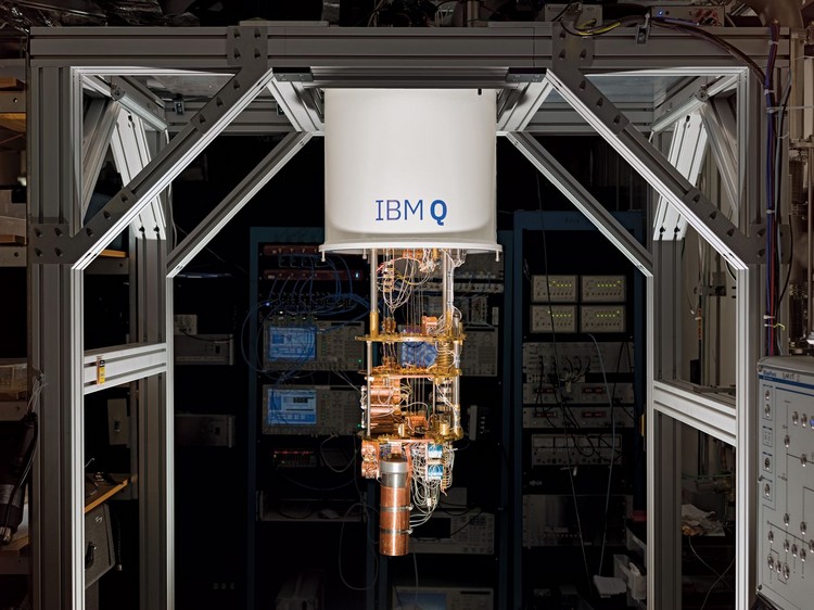 Der brandneue IBM Quantencomputer präsentiert sich zum ersten Mal