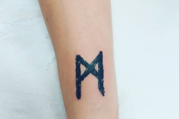 Runen Tattoo - Bedeutung der geheimnisvollen Symbole und tolle Ideen!