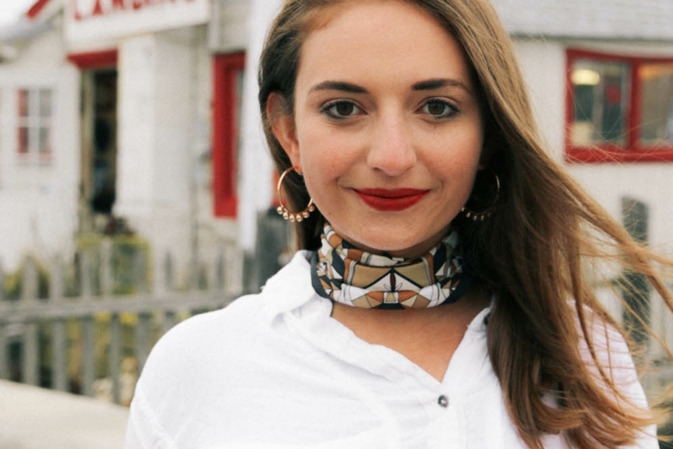 Halstuch binden: So wunderschön können Sie die Accessoires stylen!