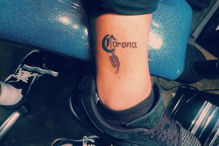 Corona Tattoo Trend: Die lustigsten Designs und Motive im Überblick!