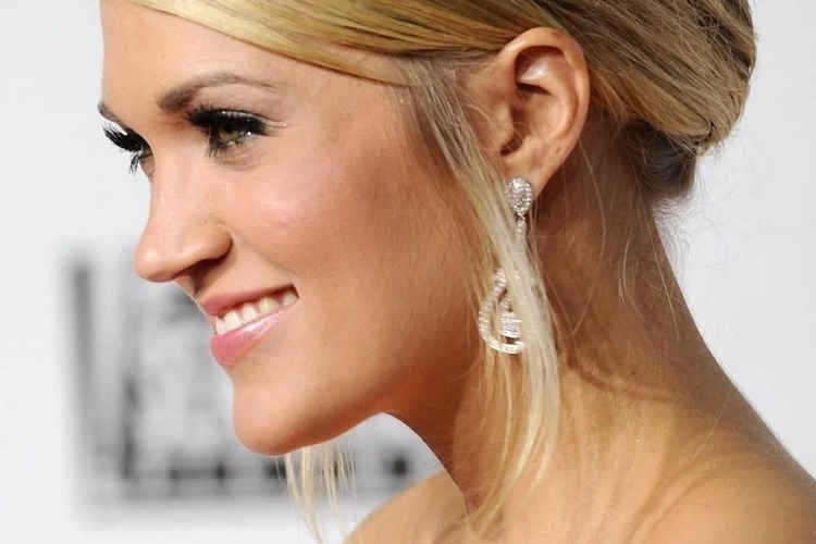 Banane Frisur Anleitung + Looks für einen glamourösen Auftritt!