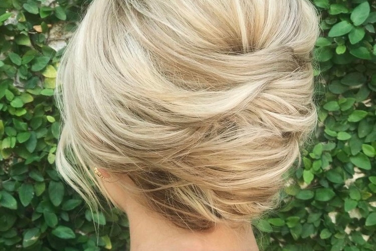 Banane Frisur Anleitung + Looks für einen glamourösen Auftritt!