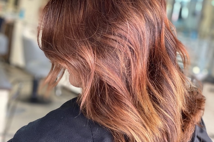 30 angesagte Haarfarben 2021: Ideen, Trends und Inspirationen