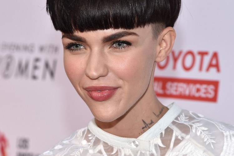 Pilzkopf Frisur ist zurück: So cool sieht der Haartrend aus!